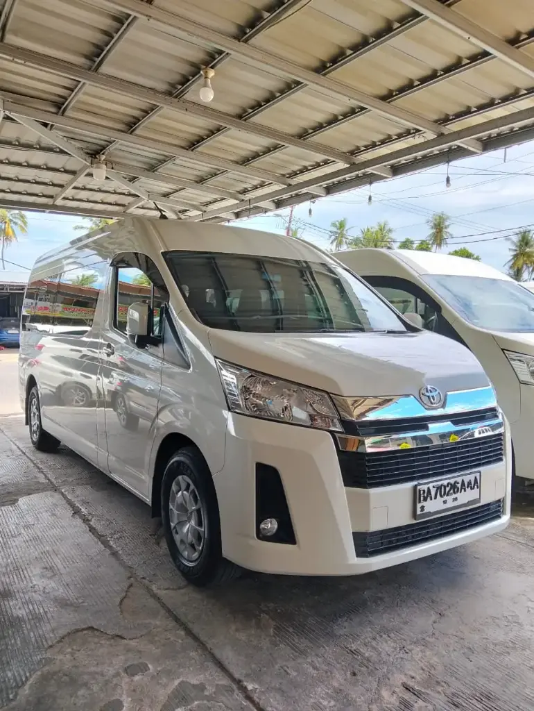 HIACE 2.8 M/T-7026 | Sewa Kendaraan Resmi - PT. Andi Mama Tour Wisata